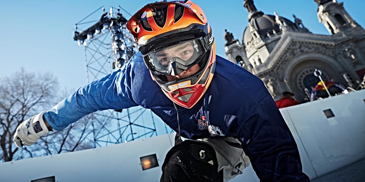 Claudio Caluori POV video, Crashed Ice Saint Paul 2015