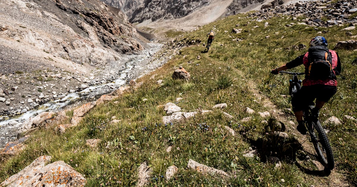 8 accessoires indispensables pour vos sorties VTT