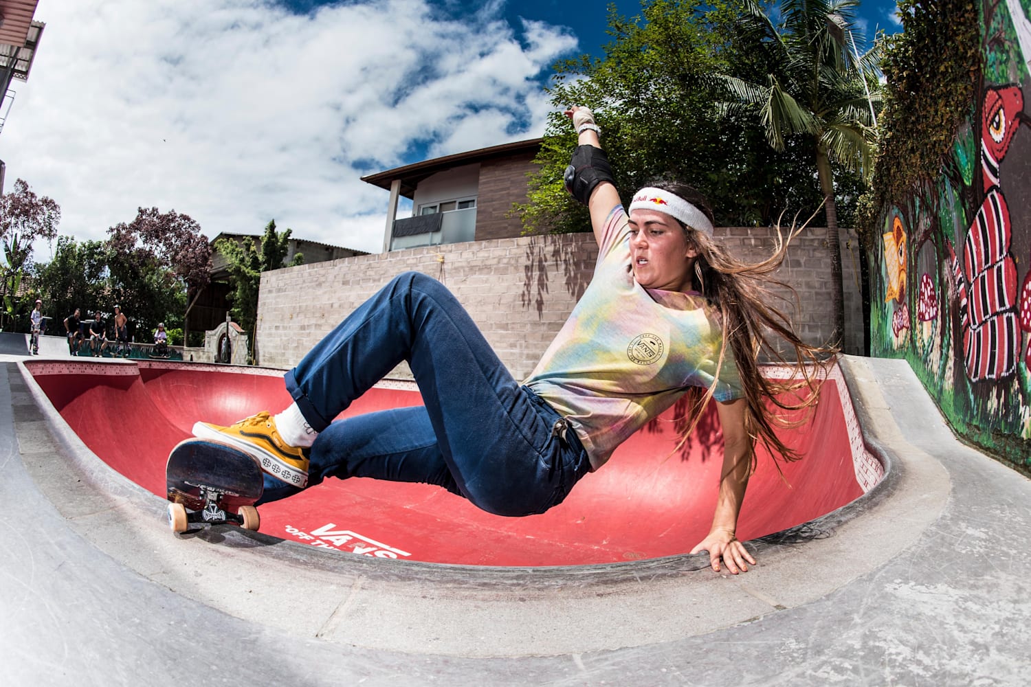 Pushing Forward S2 E2: Skateboard Like A Girl – vídeo