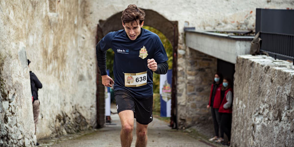 Red Bull Conquête du Château mit Ninja Warrior Mattli