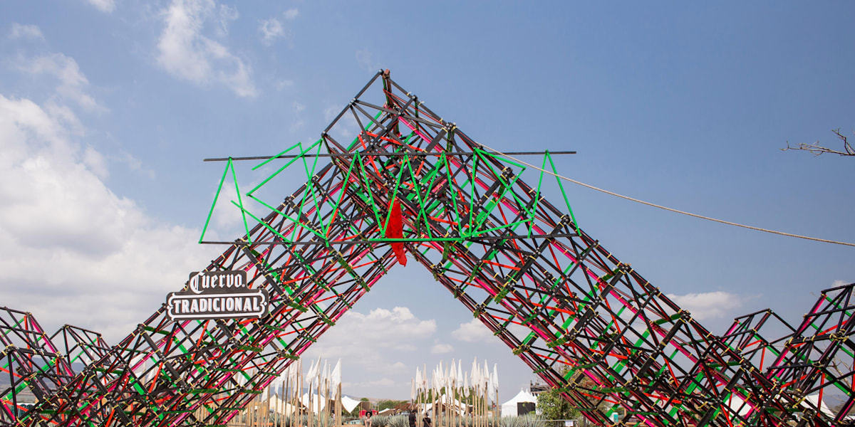 Únete a la celebración y prende Akamba