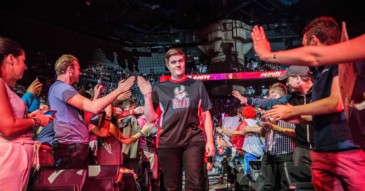 Maxlore & Alphari preparing for LoL World Championships