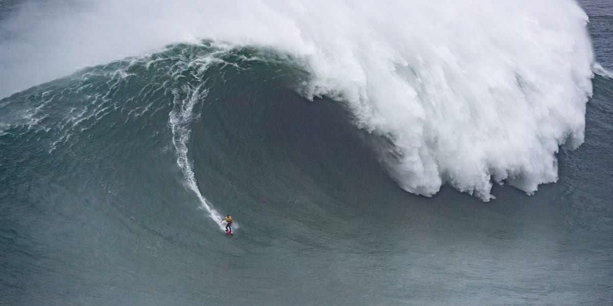 Nazare Tow Surfing Challenge Fotos