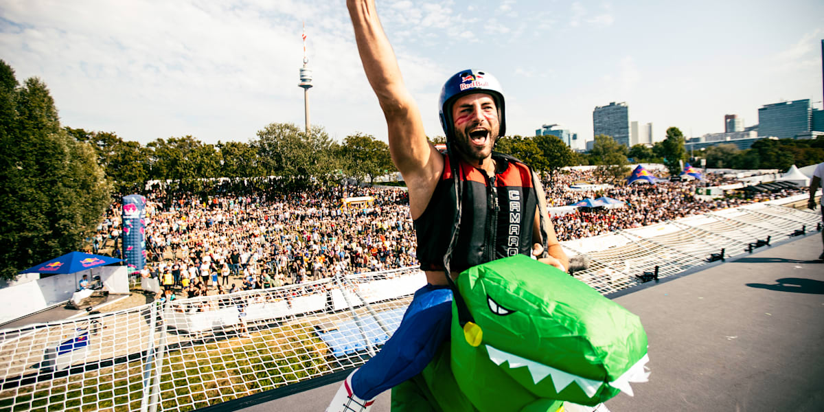 Red Bull Flugtag S3 E2: Top 10 pre-flight performances