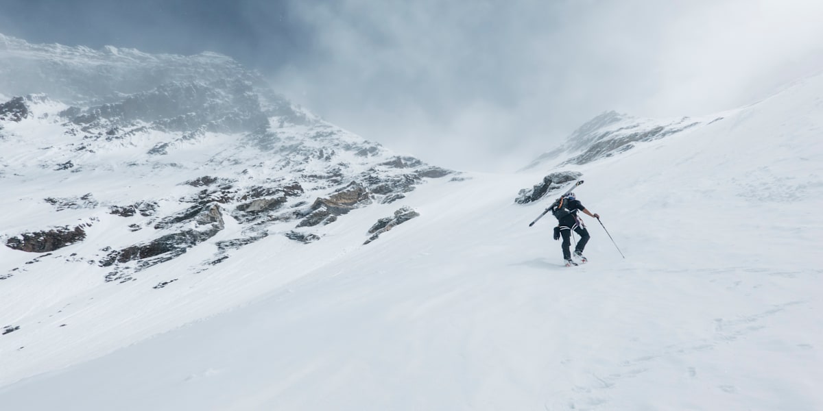 Mt Everest: Andrzej Bargiel przerywa wyprawę