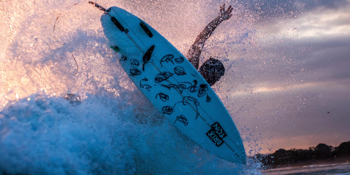 Lee Wilson free surfing video in Bali, Indonesia