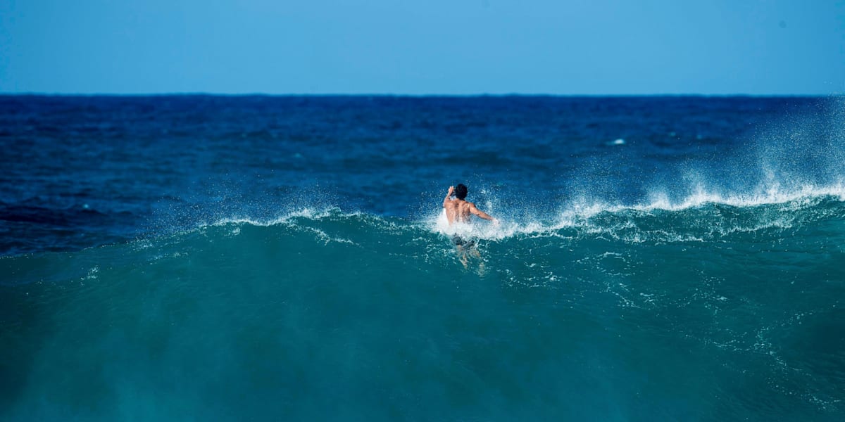 Breath holding techniques: Tips for big surf | Red Bull