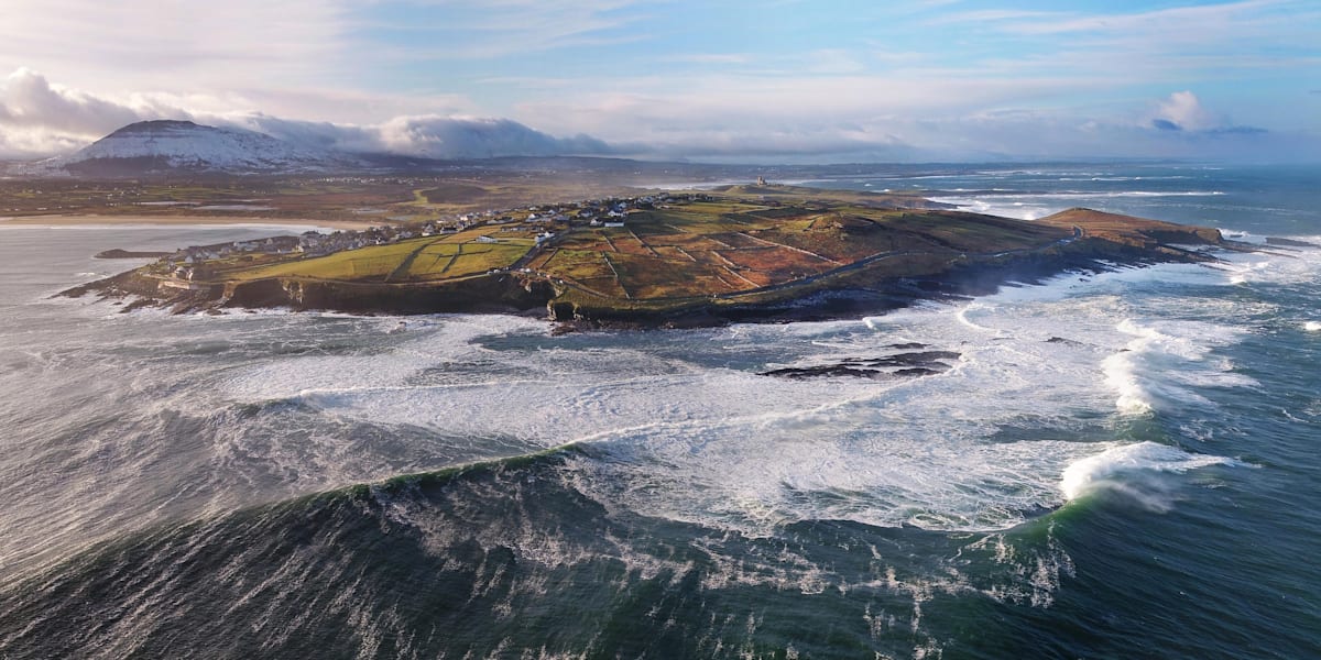 Watch Mullaghmore big wave surfing: Epic swell shredded