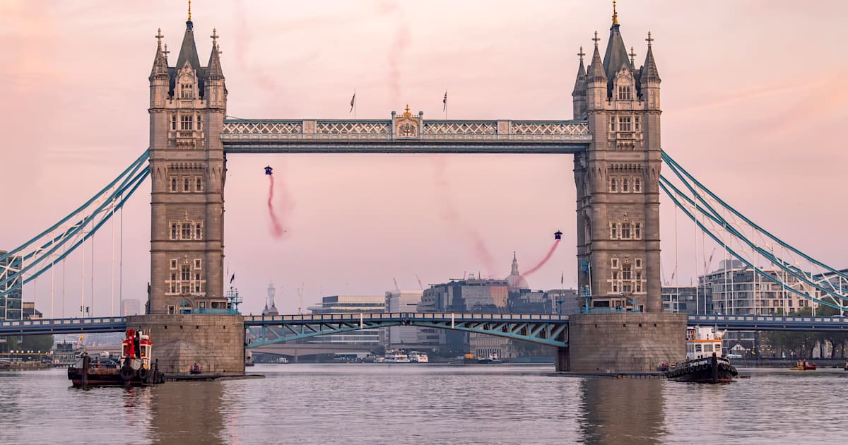 World first: flying through London's Tower Bridge