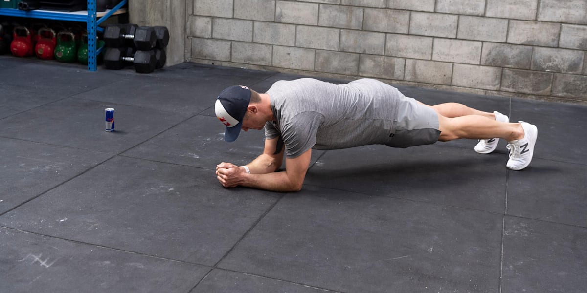 Brook Macdonald fitness training video – core exercises