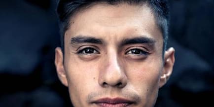 Jonathan Paredes Cliff Diving