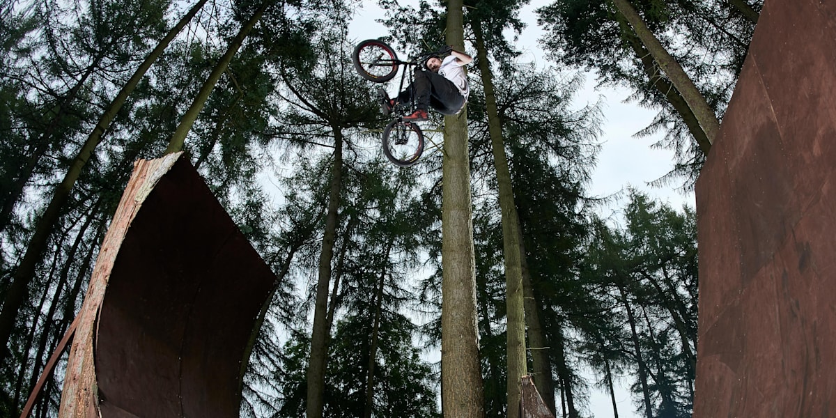 Dark Woods BMX film: Bezanson & Wade – Wales | Red Bull
