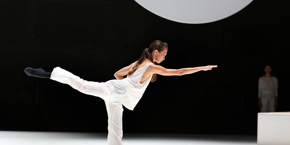 Ana Maria Lucaciu dansează în jurul lumii