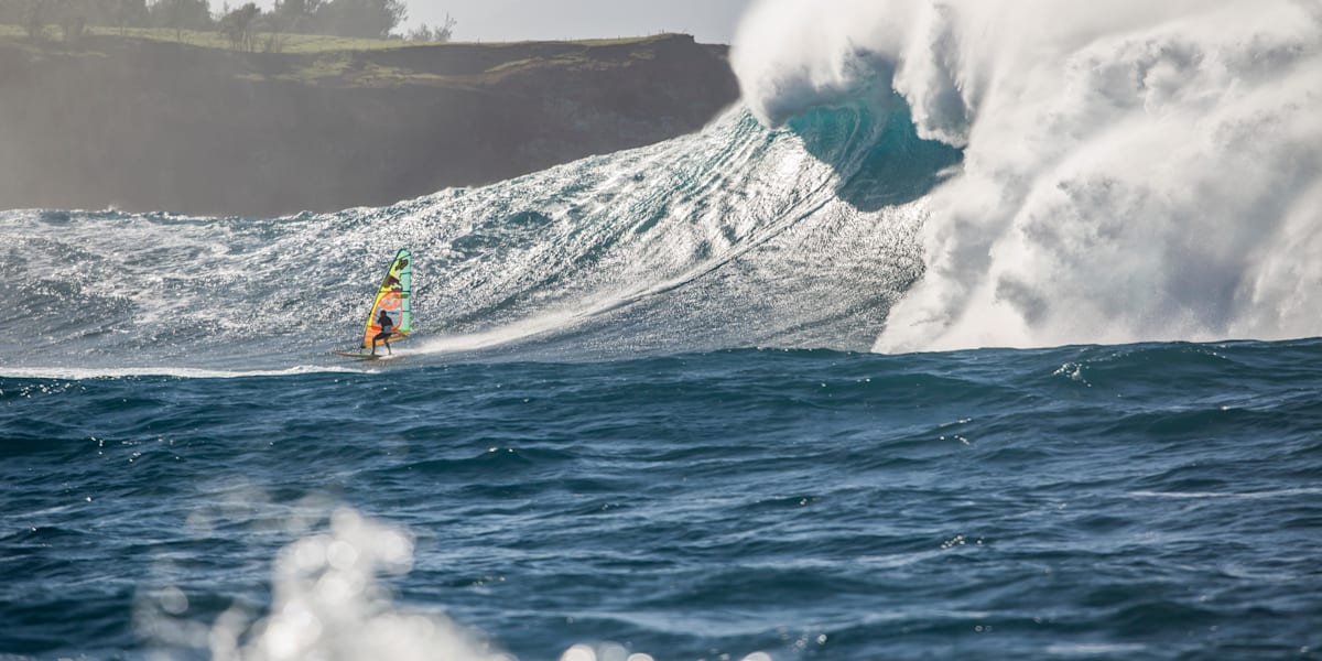 Jason Polakow Rides Maui's North Shore Wave Jaws