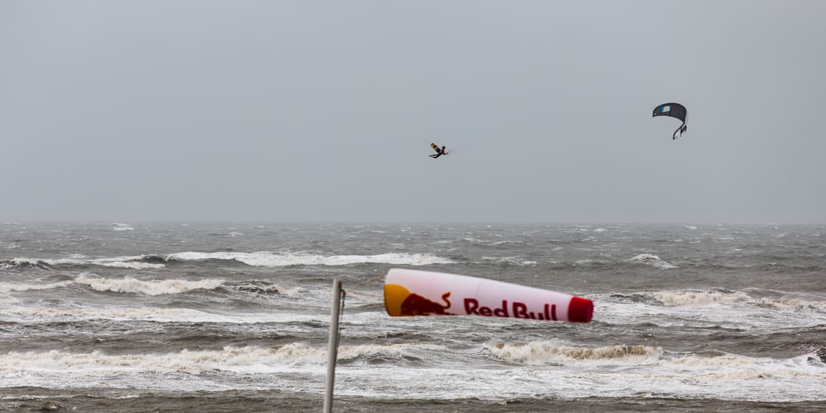 De 5 Red Bull Megaloop kites van dit moment