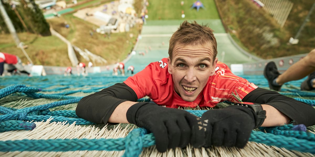 Смотри, как проходил забег на выносливость Red Bull 400