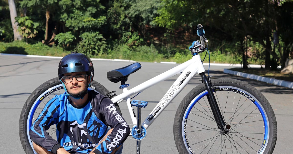 Por trás das lentes portal wheeling Hudson Xavier