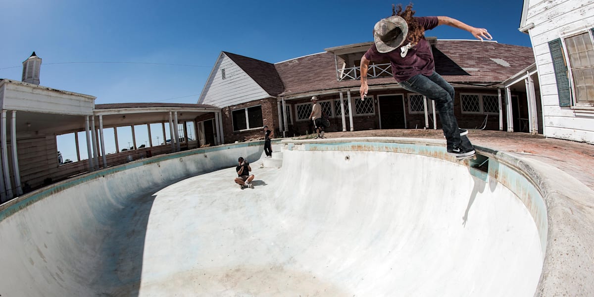 Best of Pool Skateboarding: Josh Henderson — Red Bull
