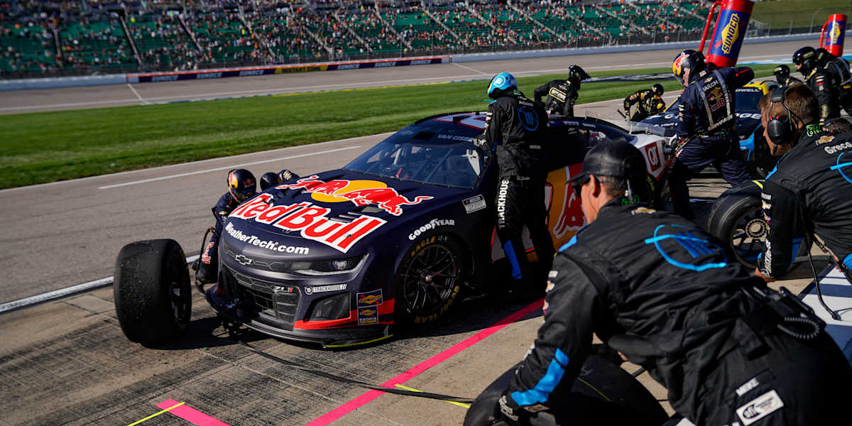 How NASCAR pit stops work: Crew roles and key rules