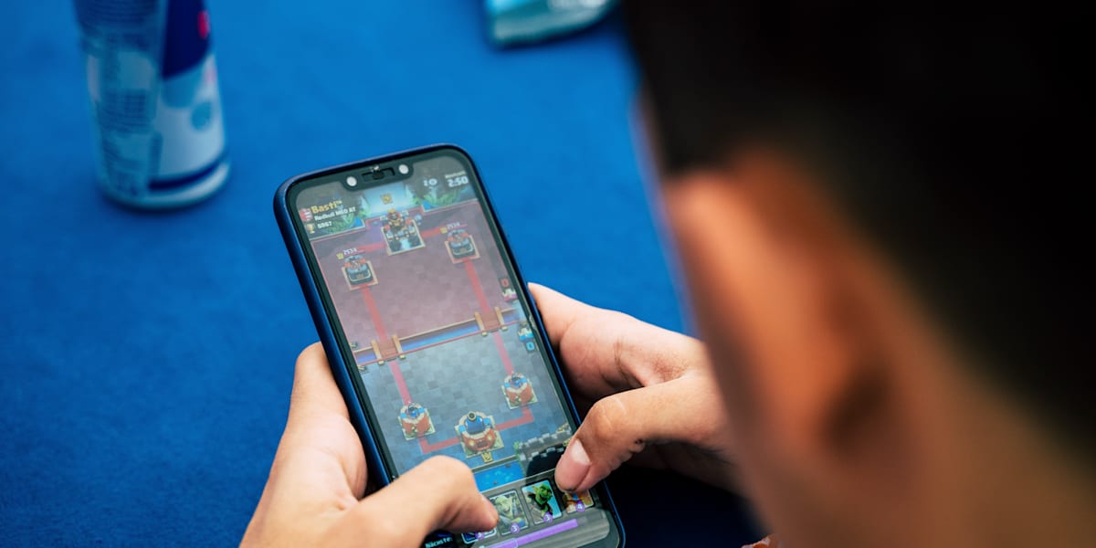 Surviving Night Shifts: 11 Games to Keep Entertained