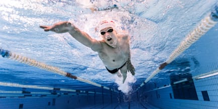 Quel type de nage pour quels bienfaits ? Brasse, crawl…