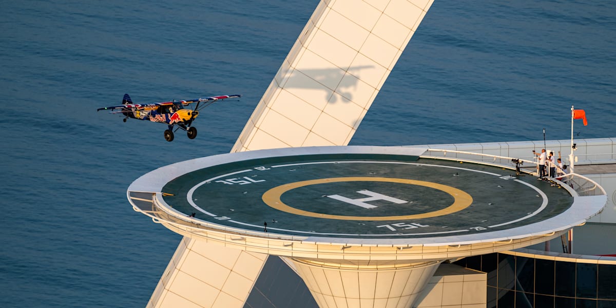 Bullseye Landing: Aterizare pe Burj Al Arab