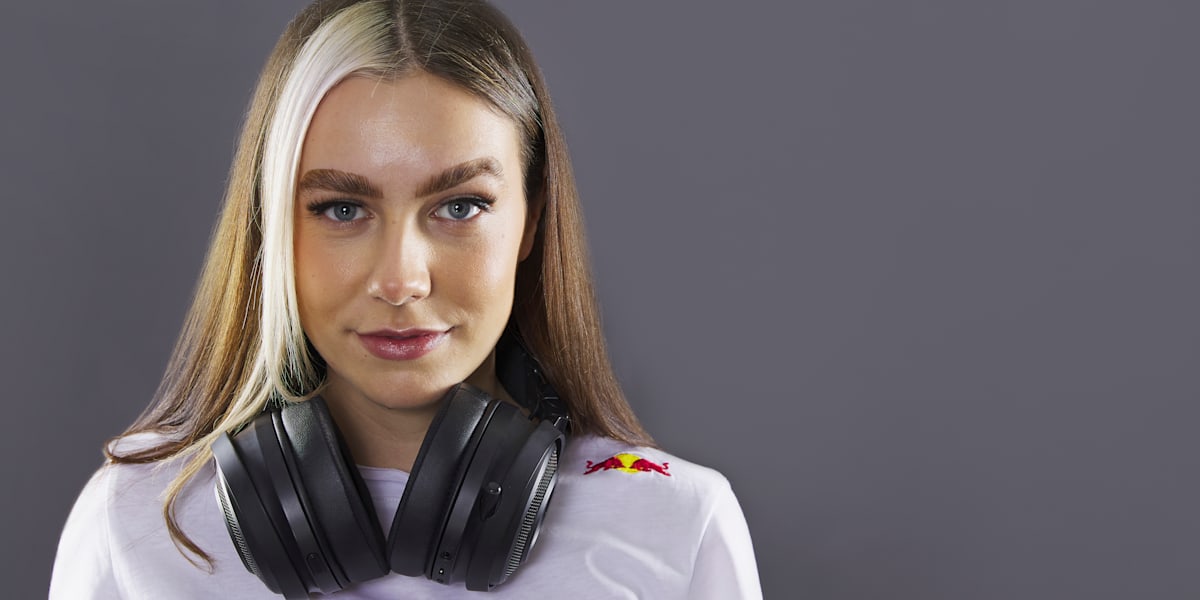 PaladinAmber: The streaming setup of the Twitch star