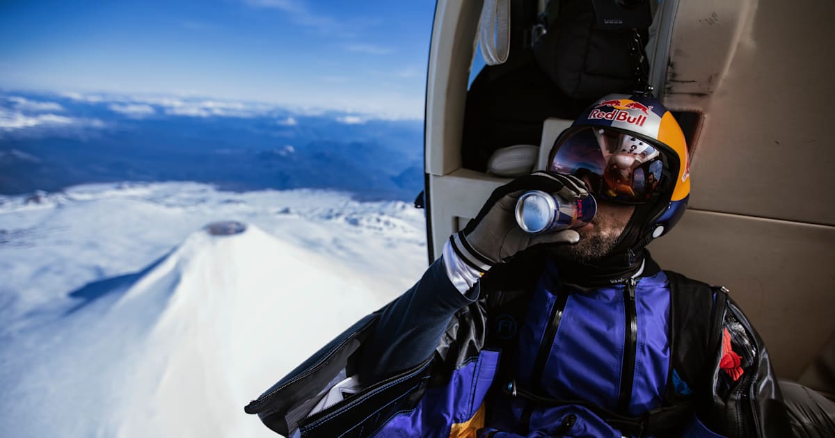 Sebastián Álvarez: Volcano wingsuit flight – action