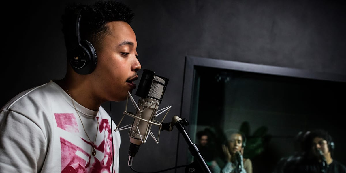 Cero Ismael previewt single 'Dancer' live