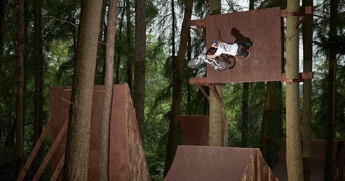 Entrevista a Drew Bezanson sobre el Dark Woods