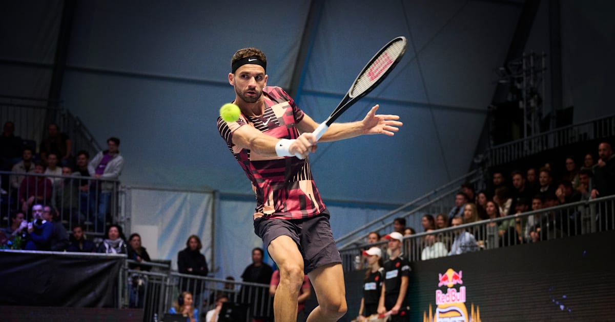 Tennis backhand vs. tennis forehand