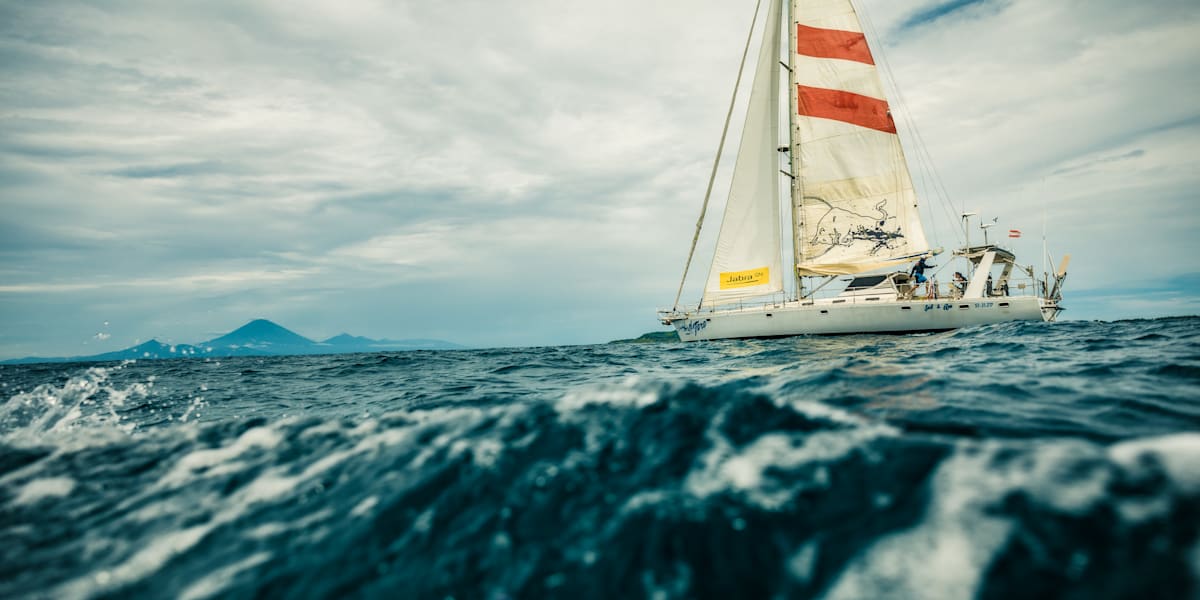 Sail & Run S1 E2: Bali to Solomon Islands – video