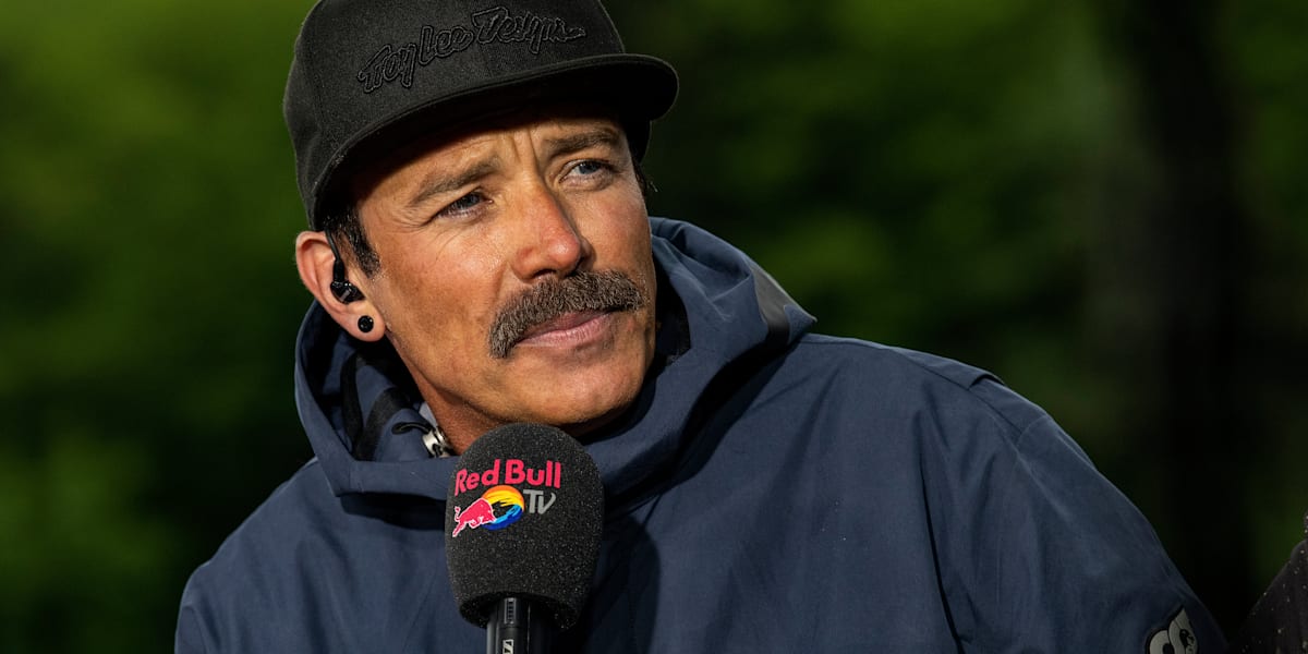 UCI MTB World Cup: DH training with with Eliot Jackson