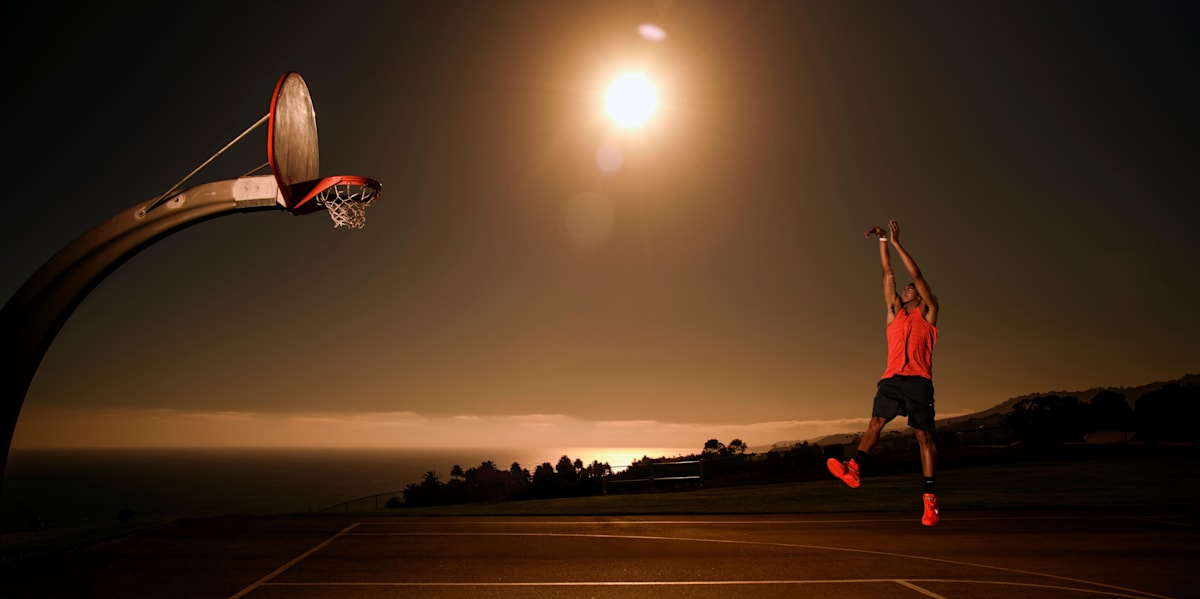 Behind the scenes of Anthony Davis dunking the sun
