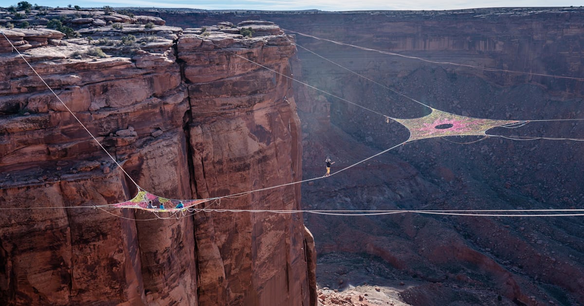 World's highest double hammock ++video++ | Red Bull