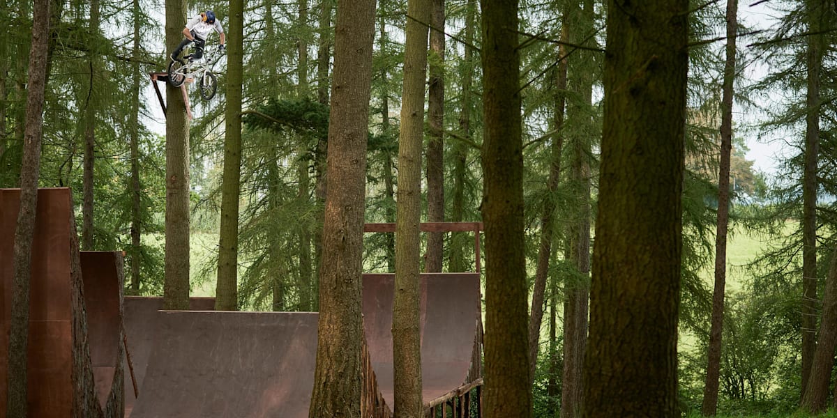 Vídeo de BMX Dark Woods: Bezanson y Wade en Gales