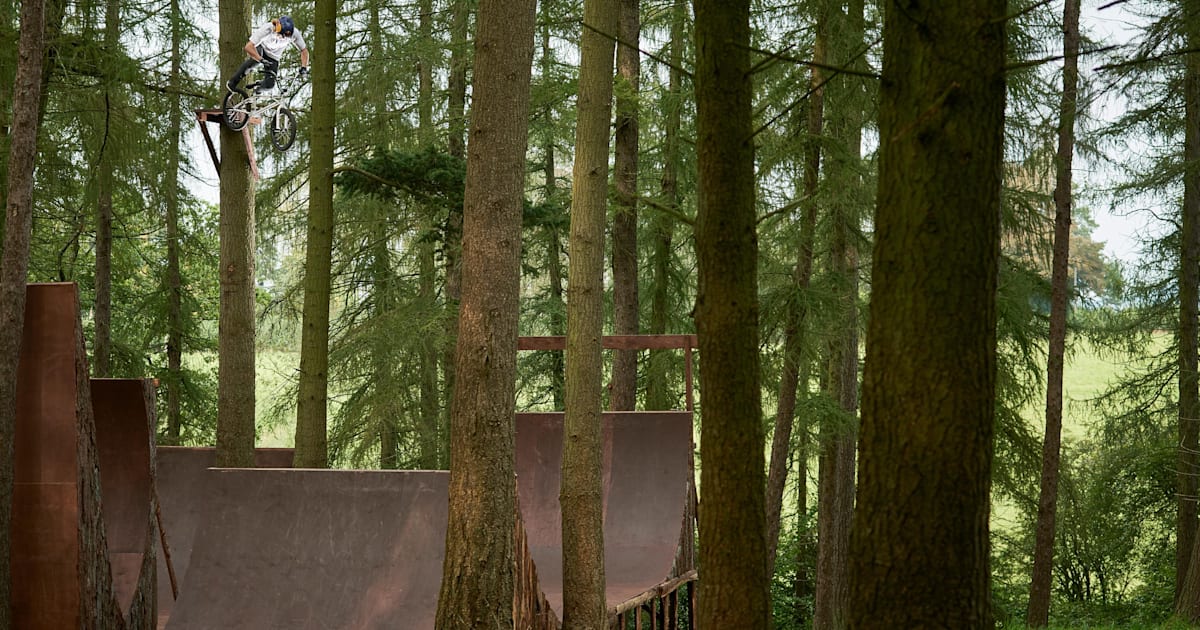 Dark Woods BMX Film: Bezanson and Wade in Wales
