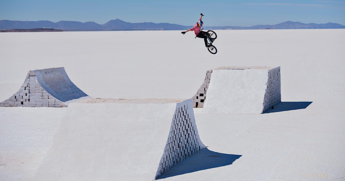 Video: Daniel Dhers rides Bolivia salt ramps | Red Bull
