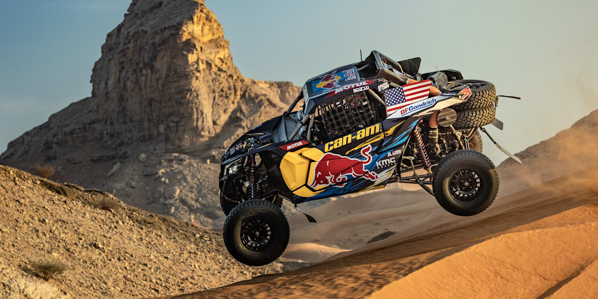 Side-by-side machines at the 2023 Dakar Rally