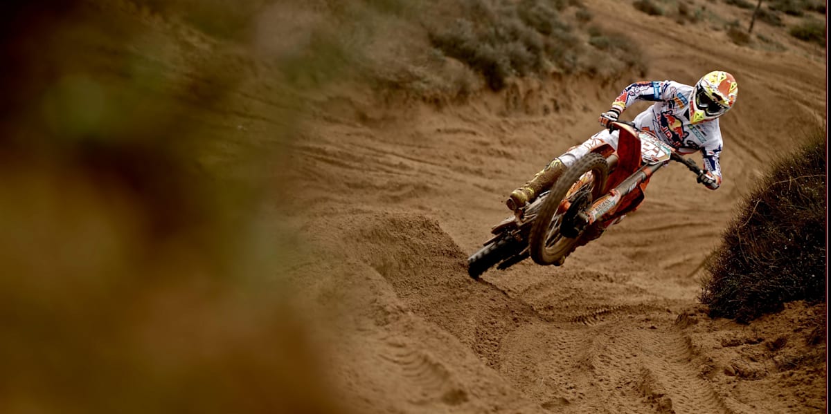 Tony Cairoli Video: Connected Rider