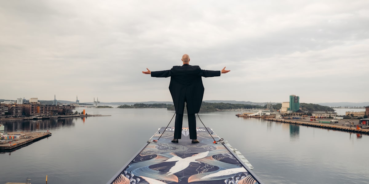operasanger-vekket-oslo-fra-red-bull-cliff-diving-platform
