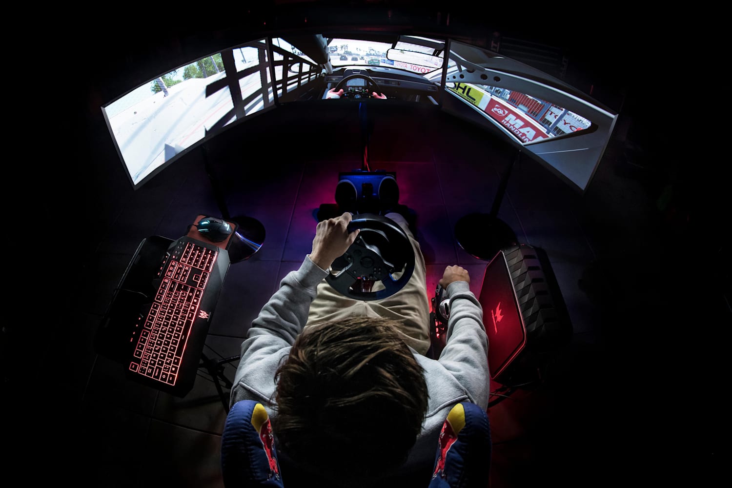 Acer Predator Z35 racing specs | Red Bull Games