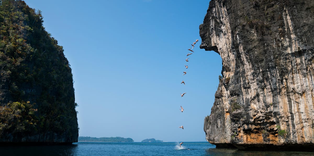 Cliff Divers Make Huge Dives in Indonesia - Video