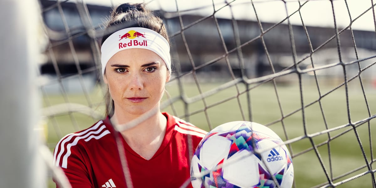 Sarah Zadrazil: 100 games for Austrian football team