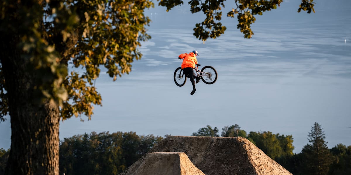 Kriss Kyle's epic MTB run in Switzerland | Red Bull