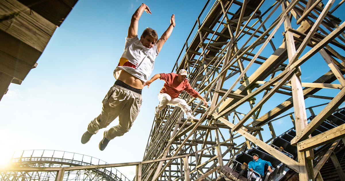 Freerunning: Jason Paul roller coaster parkour – video