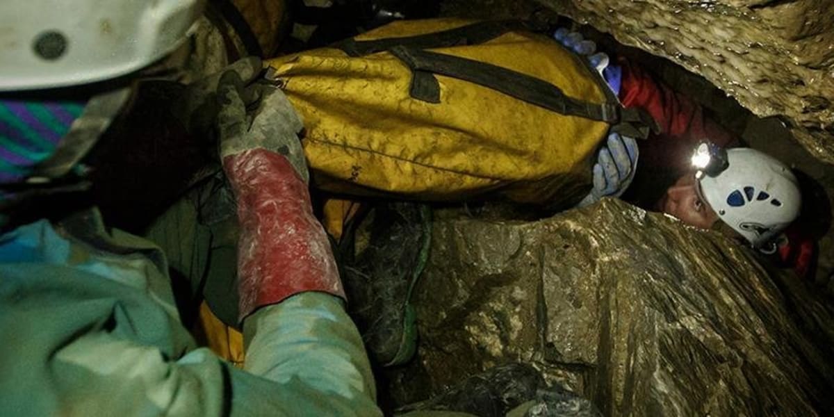 Make you feel claustrophobic: 60-second cave clip