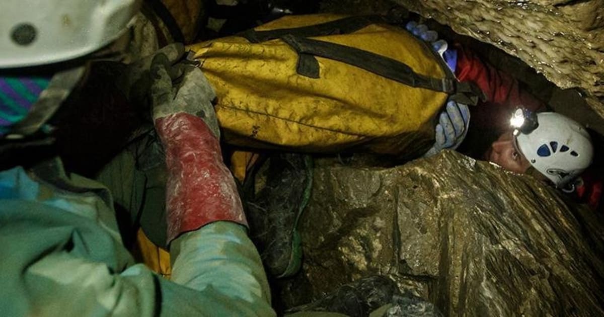 Make you feel claustrophobic: 60-second cave clip