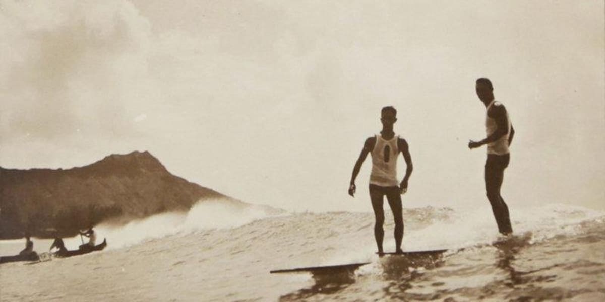 Descubre la historia y los orígenes del surf