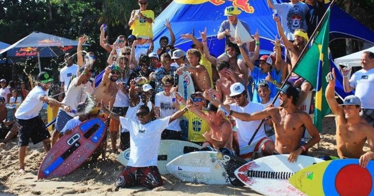 Lucas Fink vence a 1ª etapa do mundial de skimboard